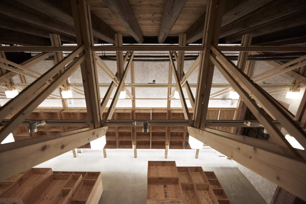 The inverted truss | Area