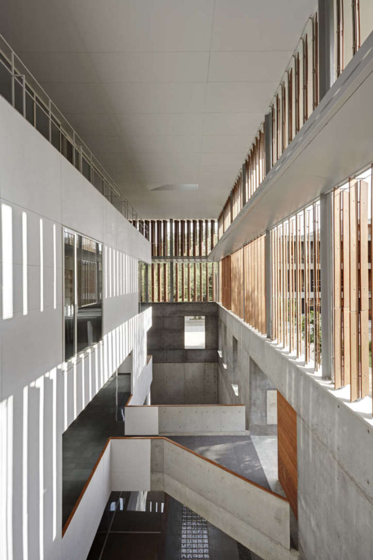 Lilavati Lalbhai Library by RMA | Area