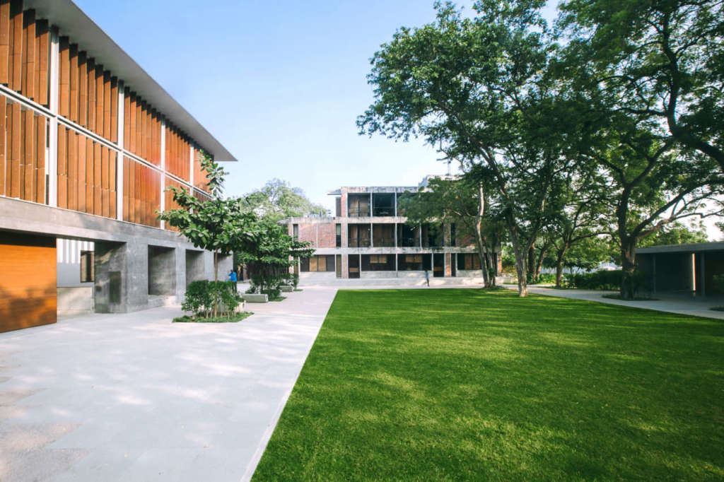 Lilavati Lalbhai Library by RMA | Area