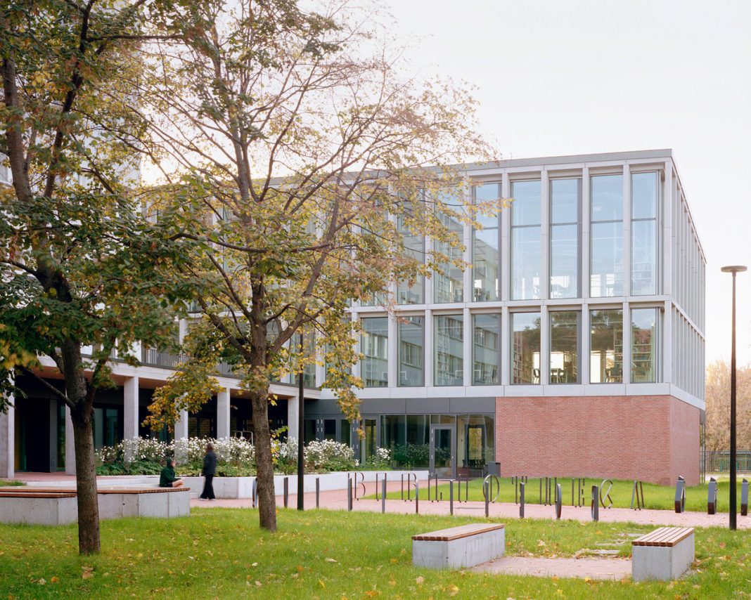 BBU Library and Student Center | Area