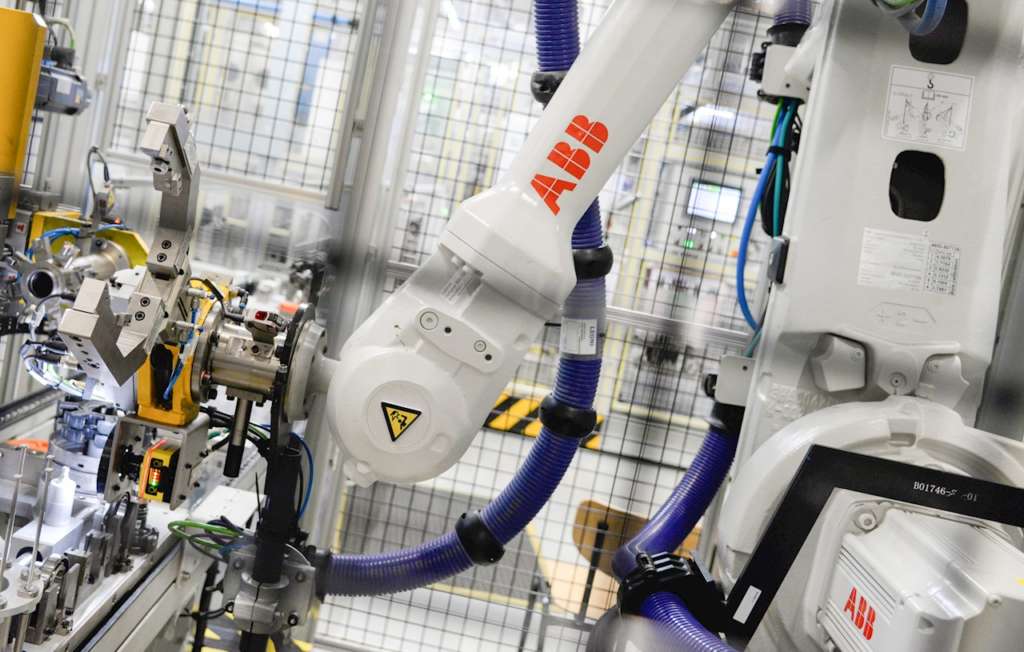 ABB annuncia un piano di spin-off della sua divisione robotica entro il ...