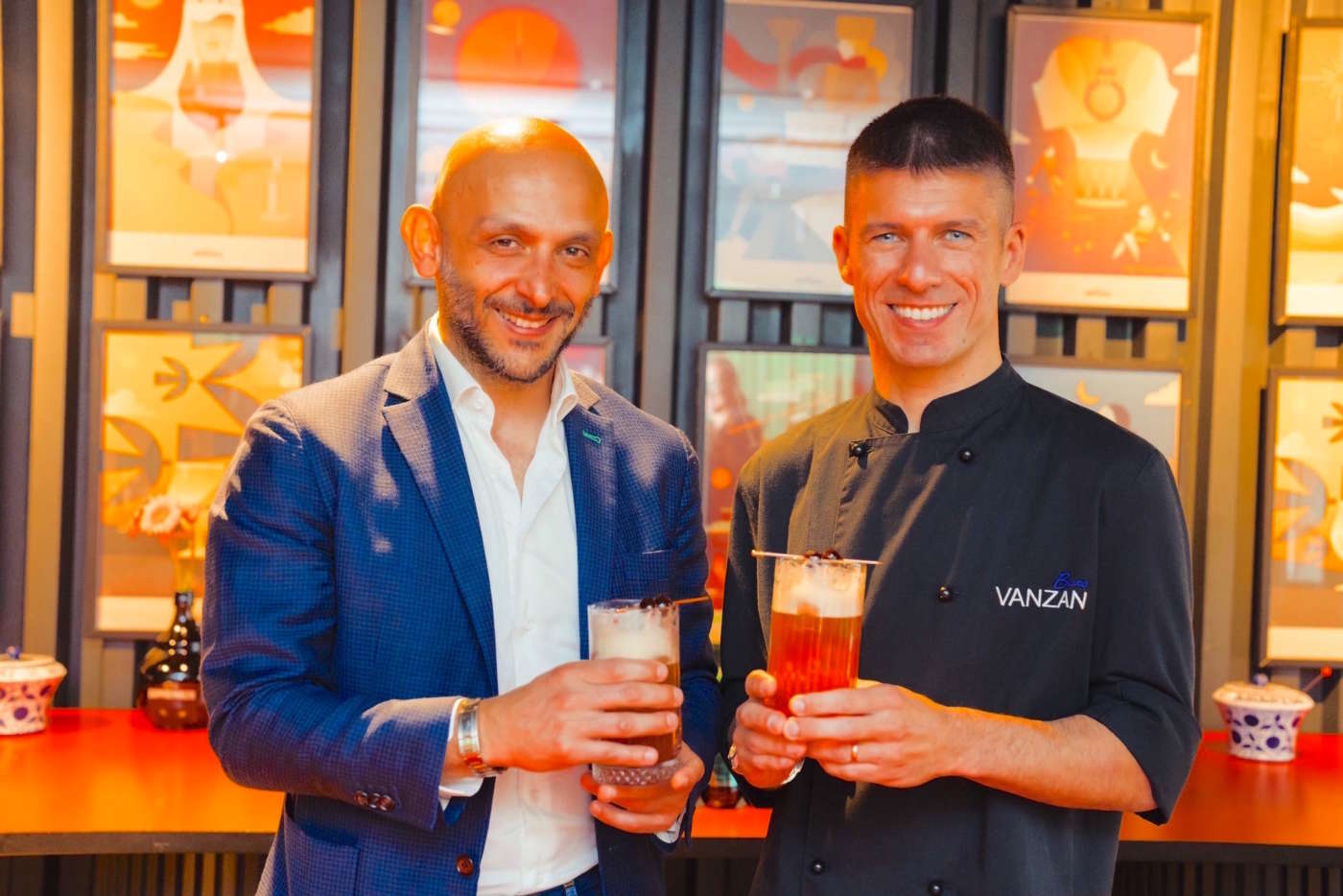 Bruno Vanzan firma il cocktail Riviera con birra Doppio Malto Bella ...