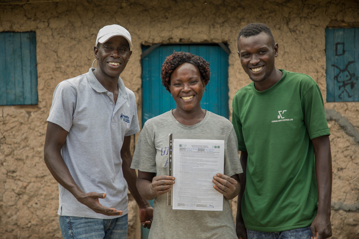Volcafe in Uganda, sostegno ai farmer e tutela dell’ambiente | bargiornale
