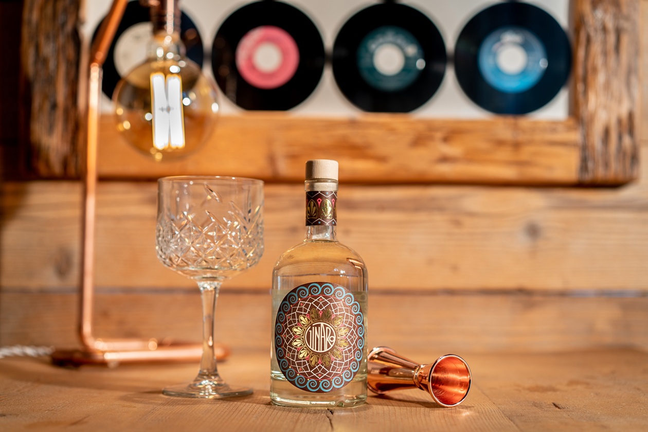 I gin euroasiatici de La Bottega di Aro alla conquista della mixology ...