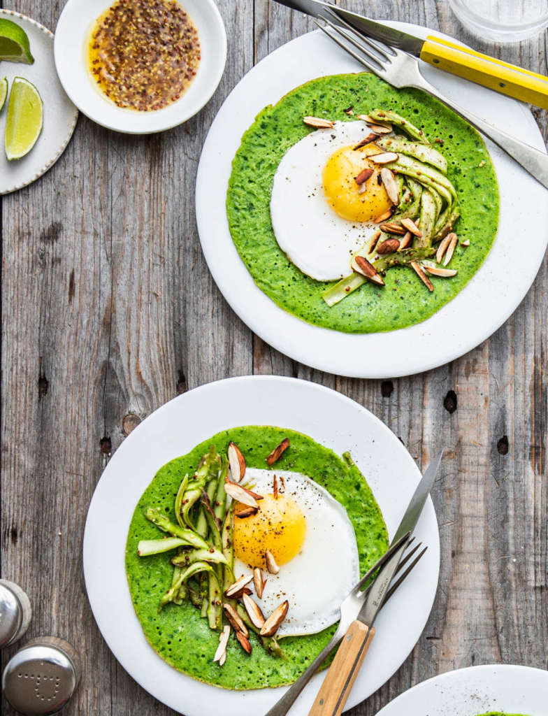 Crêpes verdi di piselli con uova e asparagi | basso impatto glicemico ...