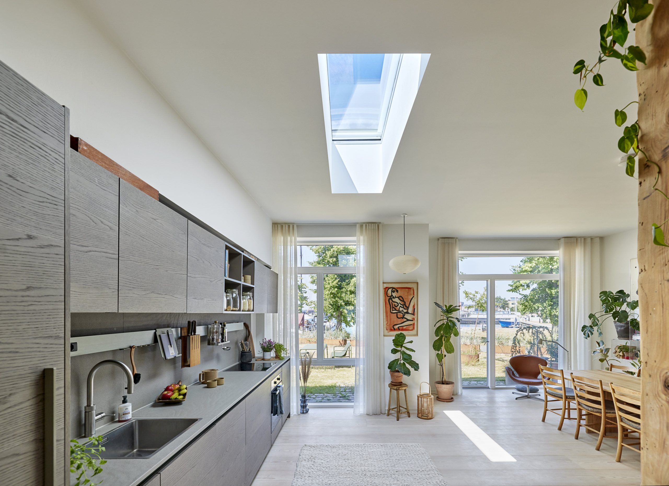 Velux. Un solo elemento per illuminare due metri di copertura ...