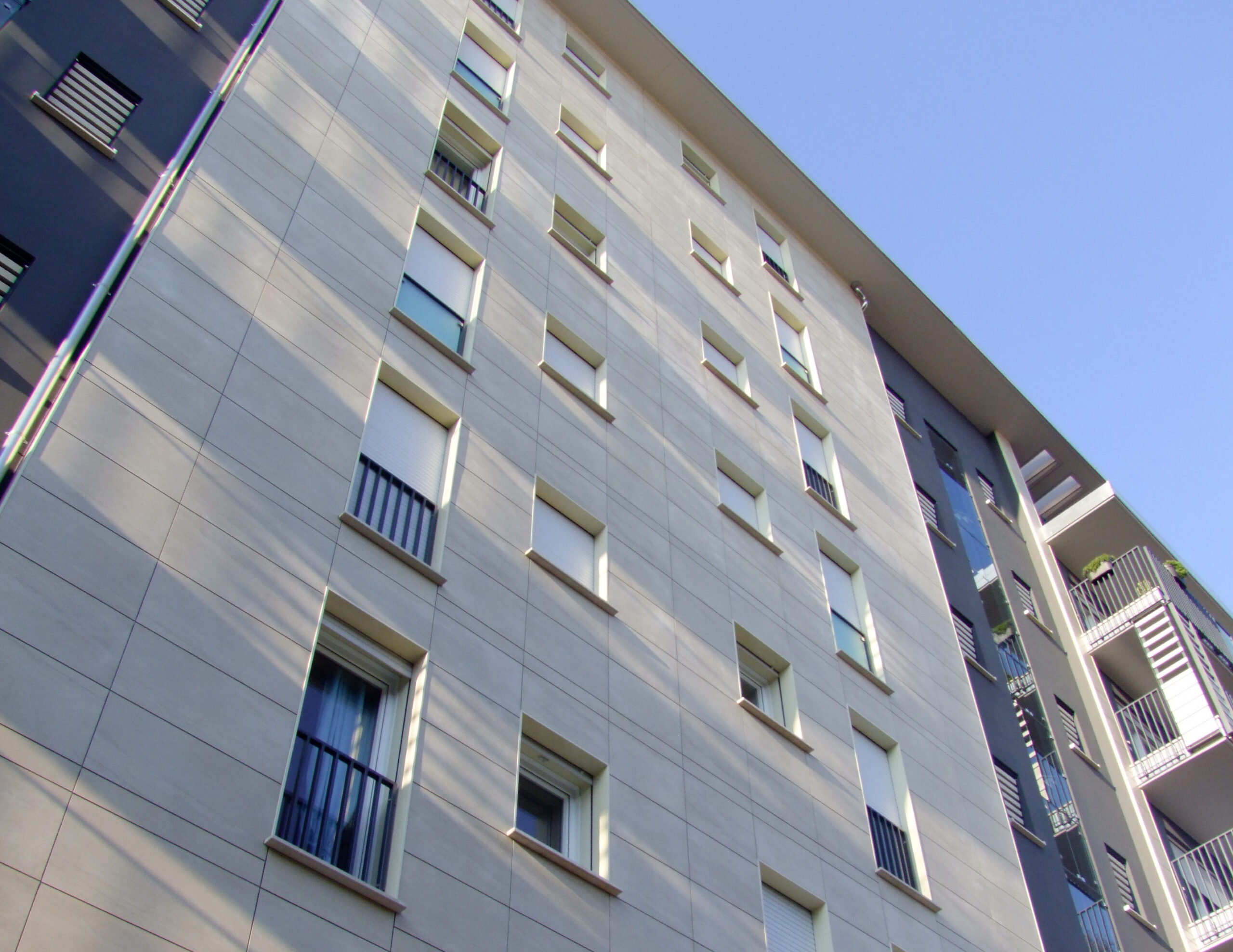 Edificio multipiano: isolamento dell’involucro con facciata ventilata ...