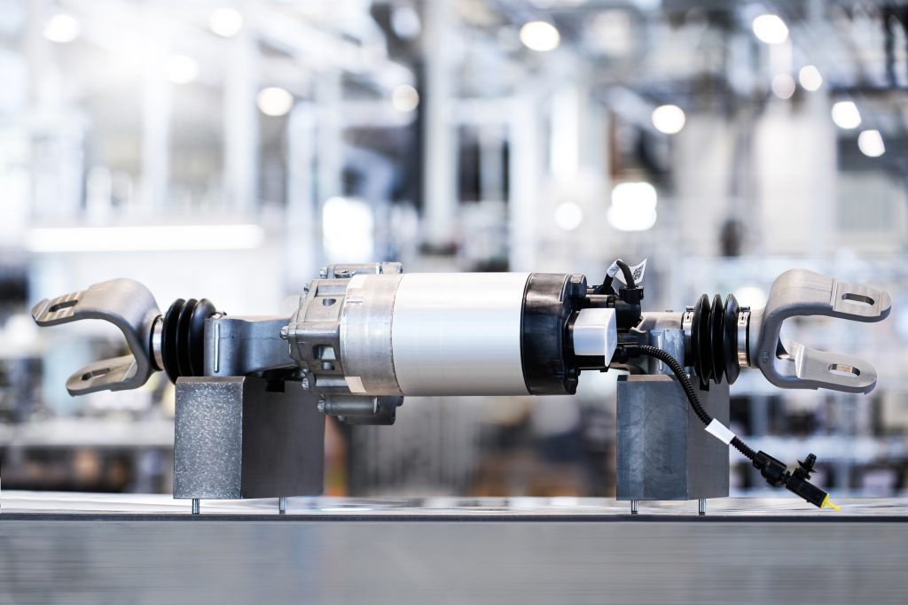 Rear-wheel steering: a strong solution to meet the mobility requi