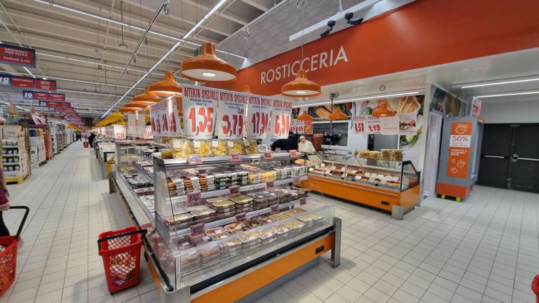 Gallery. Il debutto di Iper Tosano (VéGé) nel milanese