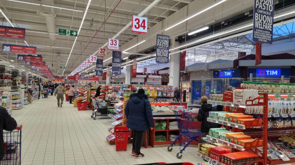 Gallery. Il debutto di Iper Tosano (VéGé) nel milanese