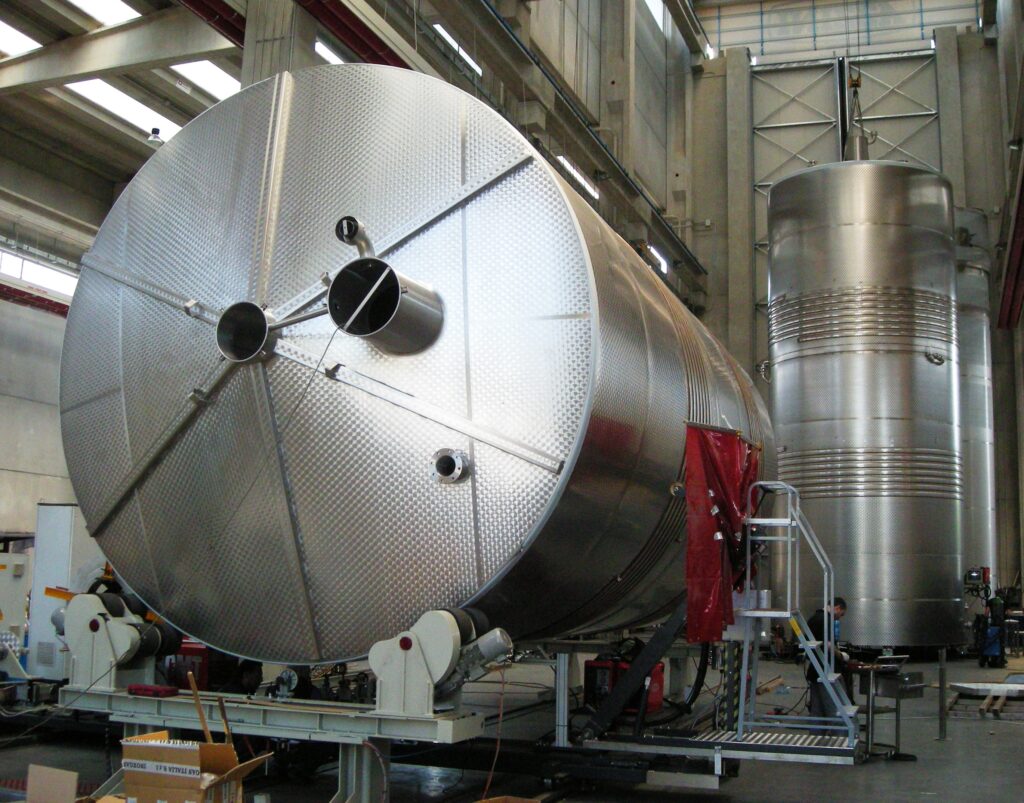 Forming, bending and welding stainless steel half pipe profiles on the ...