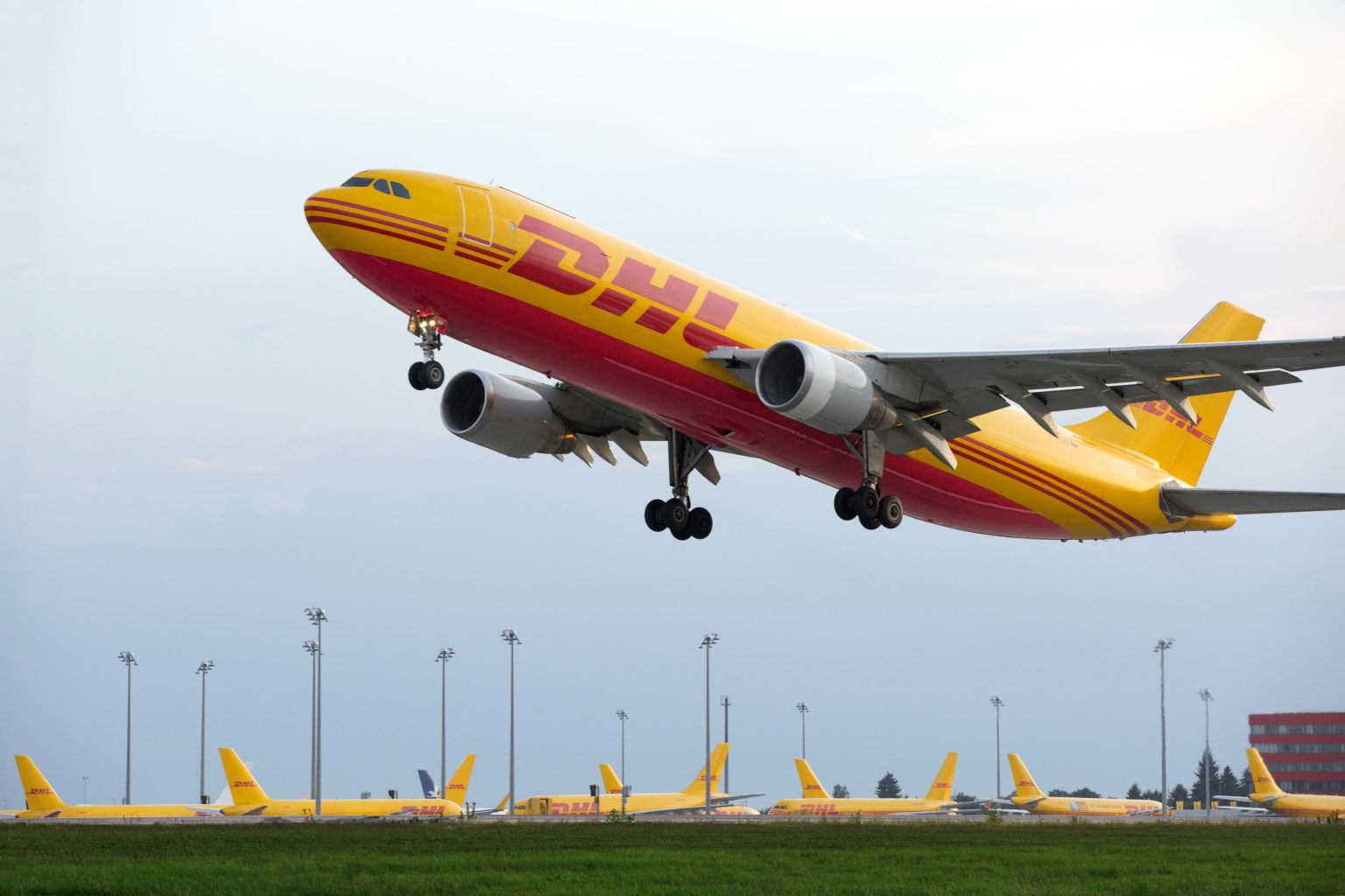 DHL Express Itali adegua le tariffe dal 1 gennaio 2026