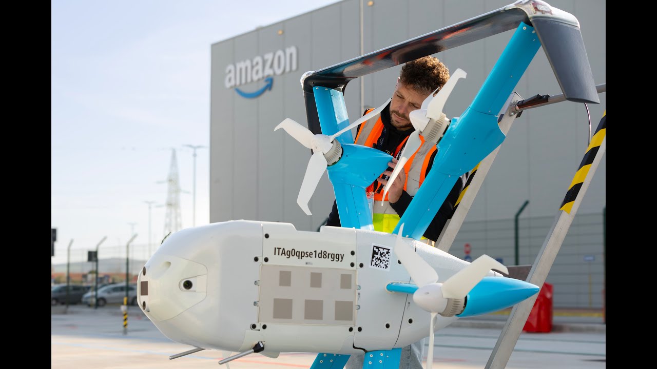 Amazon ha completato il primo volo Prime Air con drone per le consegne ...