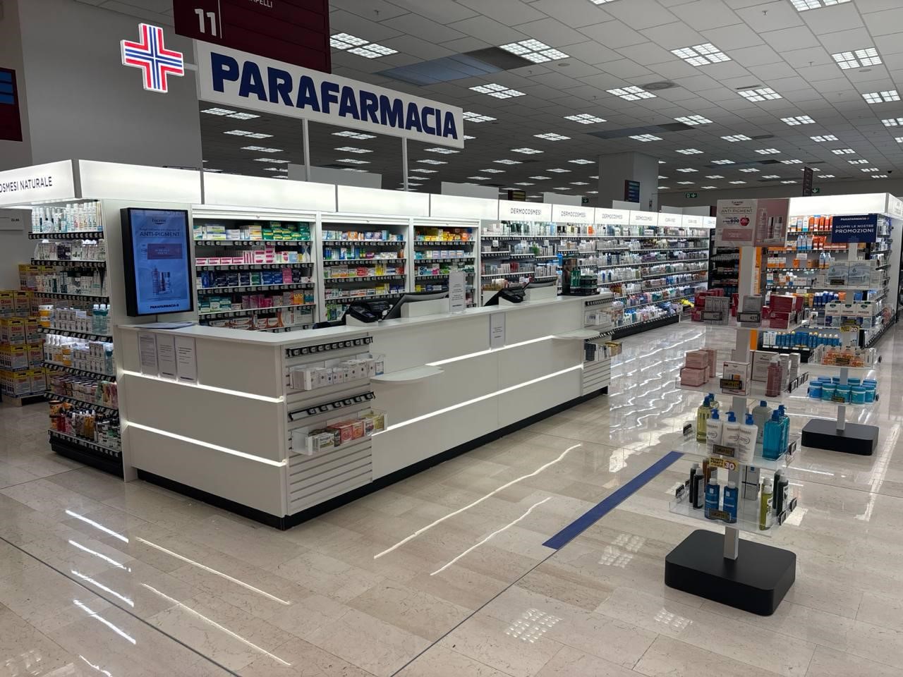 Nuova parafarmacia Esselunga a Monza viale Libertà