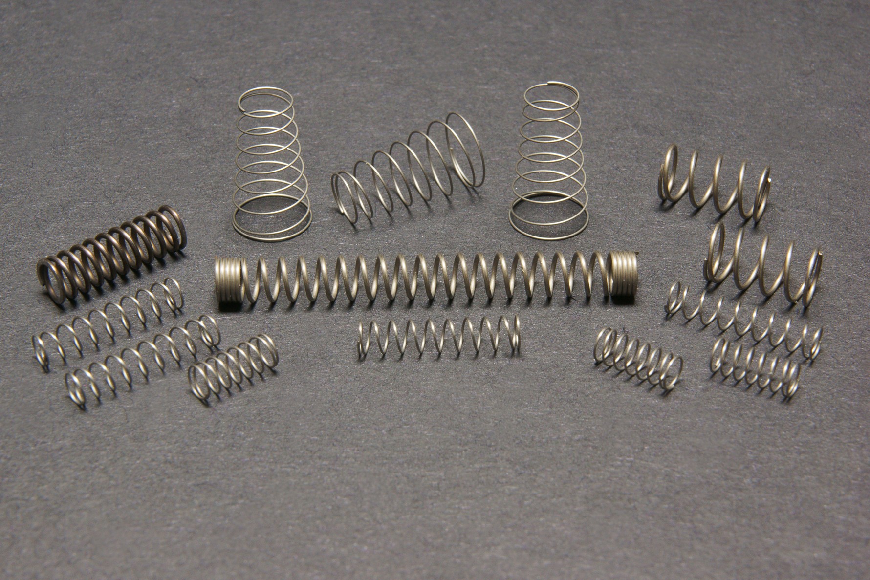Springs group: molle standard e su specifiche del cliente - Meccanica News