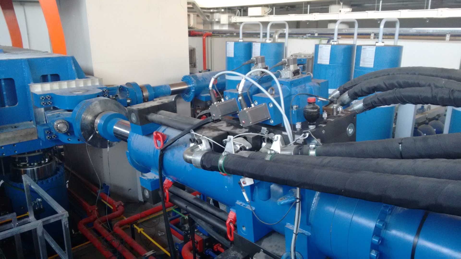 From the mathematical model to the simulation for the earthquake ...