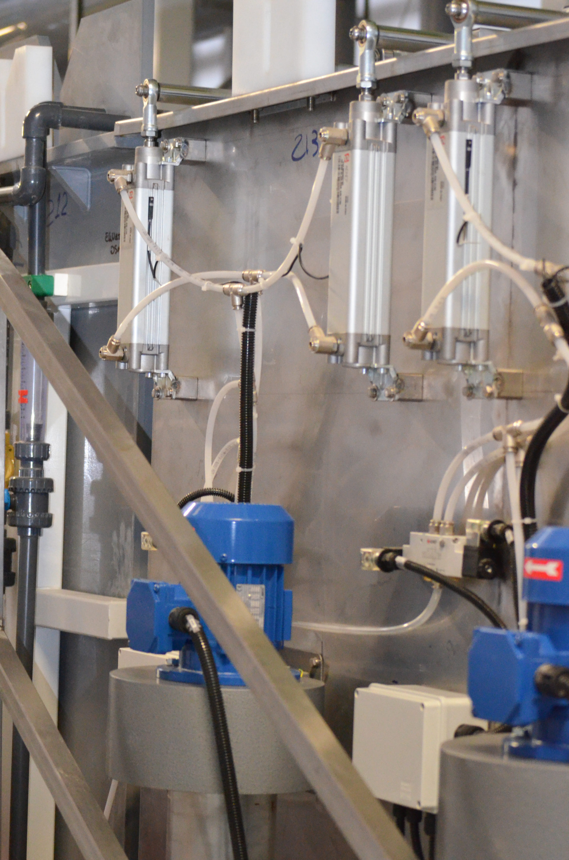 Aignep's pneumatics for a customized galvanic plant - Power ...