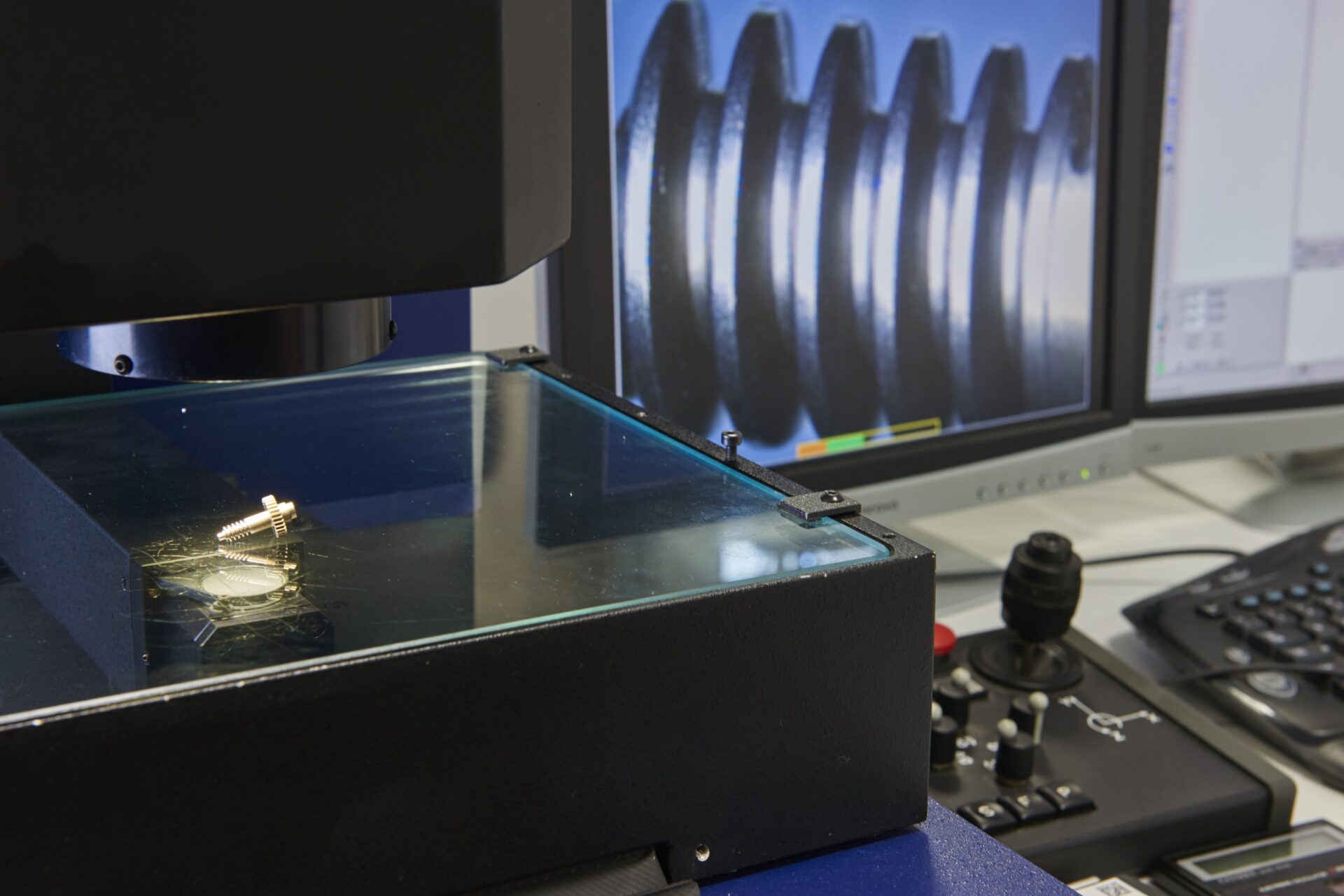 At the service of micro-gears’ high precision - Power Transmission World