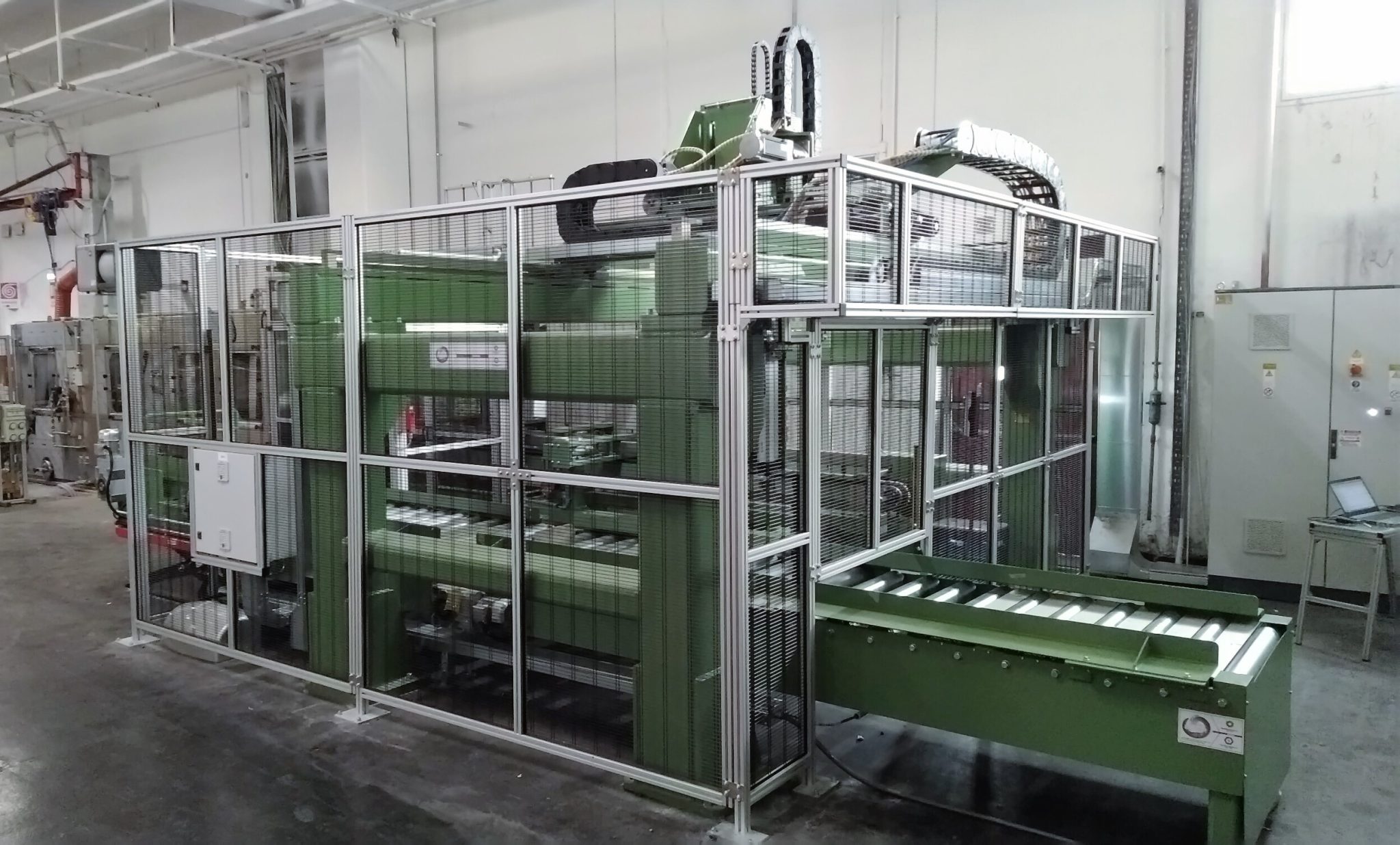 Safe palletising of vehicle batteries