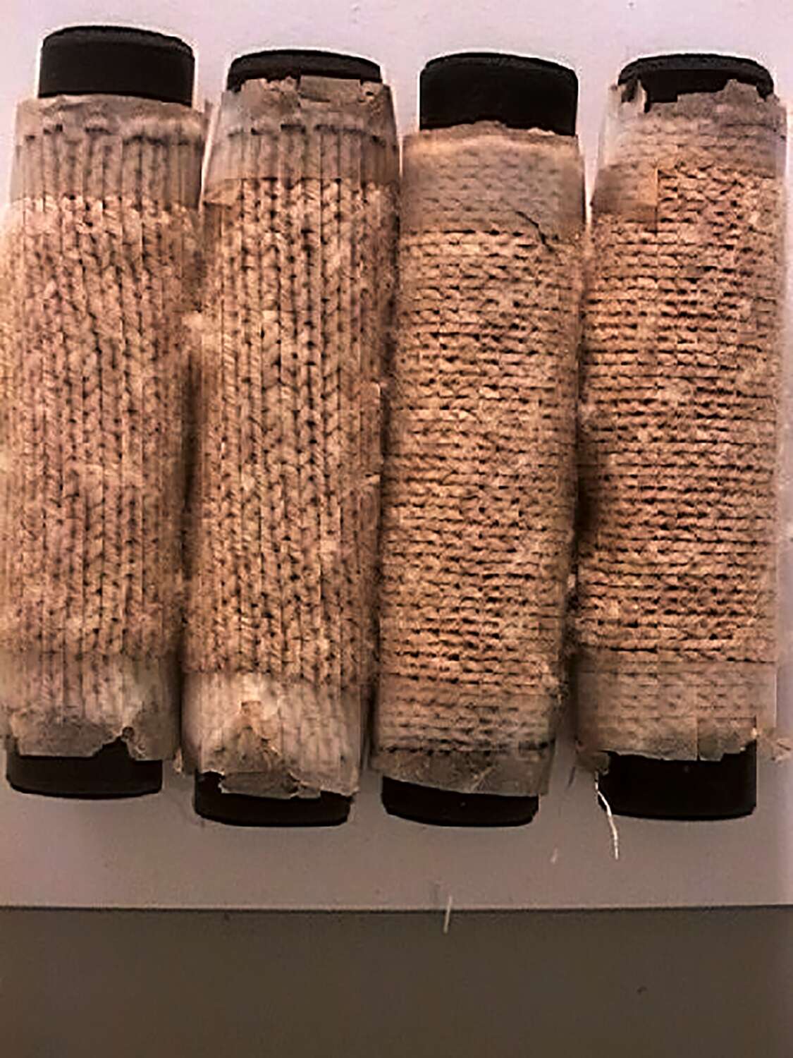 Pilling: significato. Come ridurre le fastidiosissime PALLINE di fibre